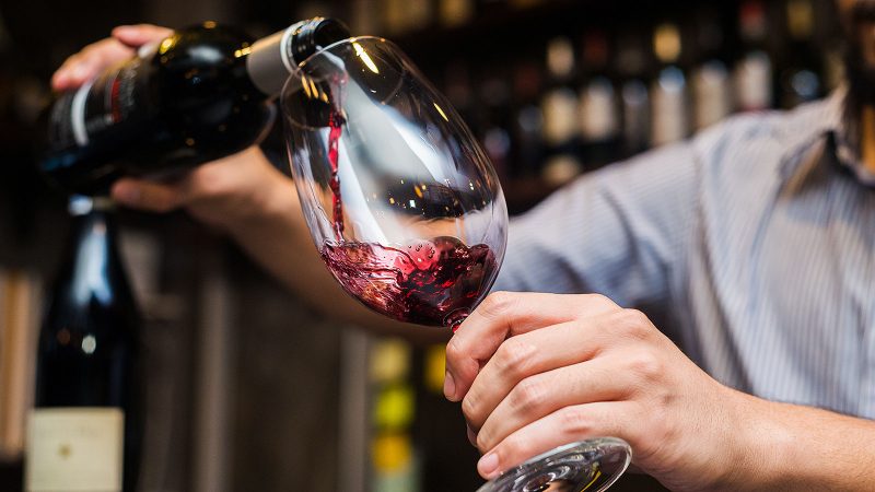 How to Choose the Right Wine for Dinner - Baron Mag